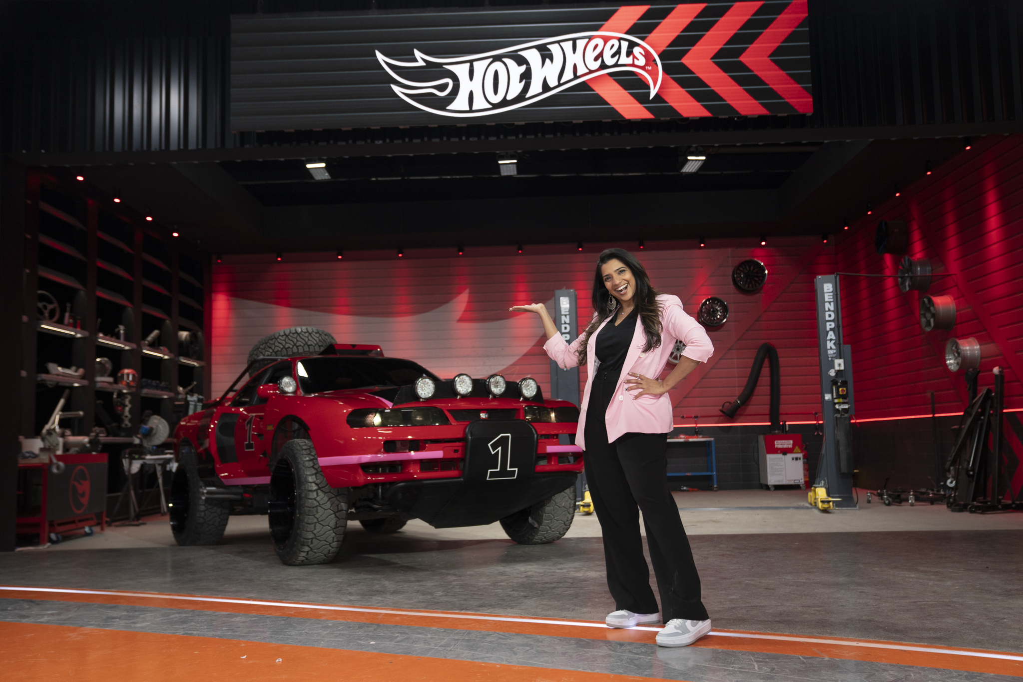 Hot Wheels Ultimate Challenge | The Snazzy Mom Blog by Arushi Garg